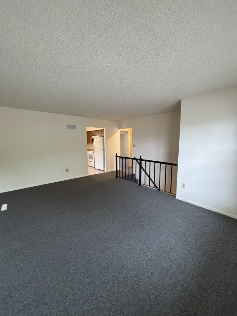 sage door - 1932 NORTHWEST COPPER OAKS CIRCLE BLUE SPRINGS MO 64015 | Bob.ai.